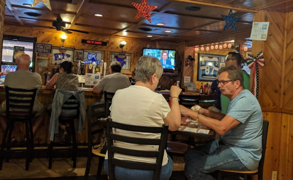Fish Sandwich Restaurant - Gil's Cafe